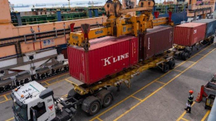 Arus Peti Kemas PT Terminal Petikemas Surabaya di Cawu I 2025 Alami ...