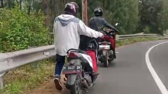 Wisatawan Gunung Bromo Dorong Motor Dapat Apresiasi Pemkab dan Polres ...