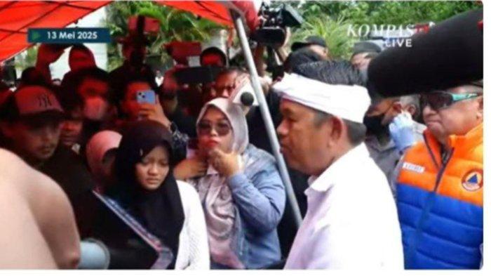 Turun Tangan, Dedi Mulyadi Berikan Santunan untuk 9 Korban Ledakan Amunisi di Garut - Surya.co.id