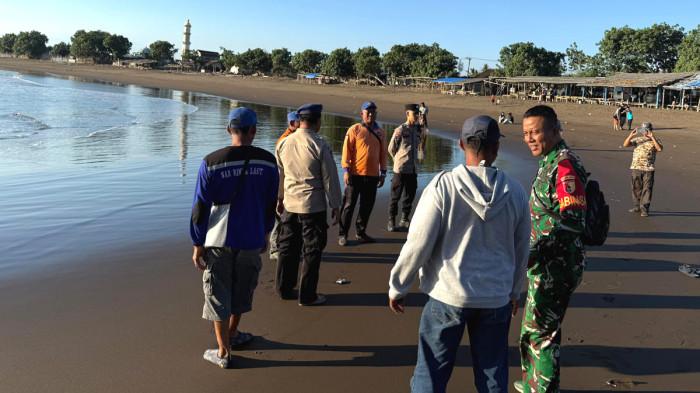 Korban Terseret Ombak Pantai Seruni Payangan Jember Ditemukan Meninggal ...