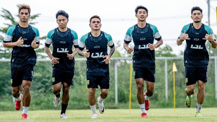 Berita Persebaya Hari Ini: Pimpin Persebaya Shin Sang-gyu Siap Rebut 3 ...