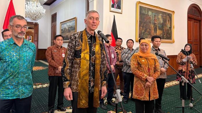 Profil Dubes Jerman Ralf Beste yang Temui Gubernur Jatim Bahas Kereta ...