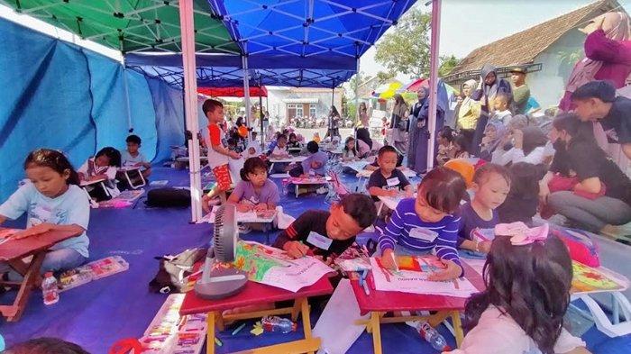 Tanamkan Cinta Batik, Puluhan Anak PAUD-TK Ikut Lomba Mewarnai Batik Sekar Randu Kabupaten ...