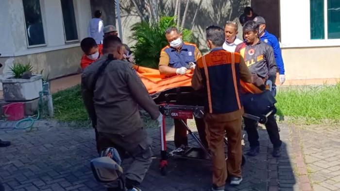 Rekonstruksi Satpam Surabaya Bunuh Teman Akibat Pinjol: Jasad Korban ...
