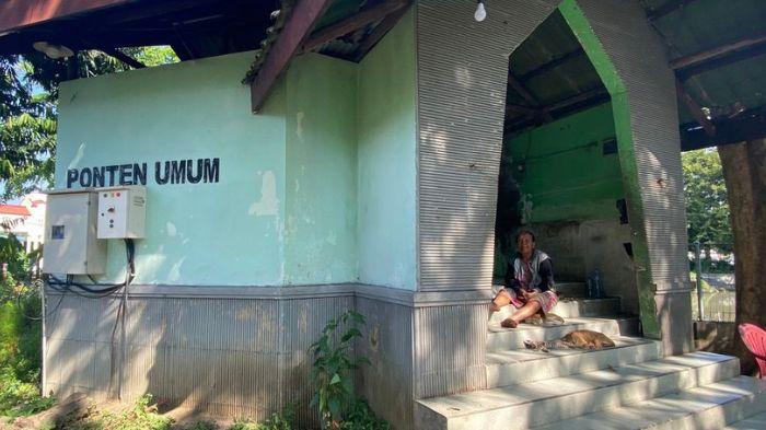 Kisah Ibu dan Anak Tinggal di Toilet Umum Surabaya Selama 15 Tahun, Tiap Tahun Bayar Rp 1 Juta ...