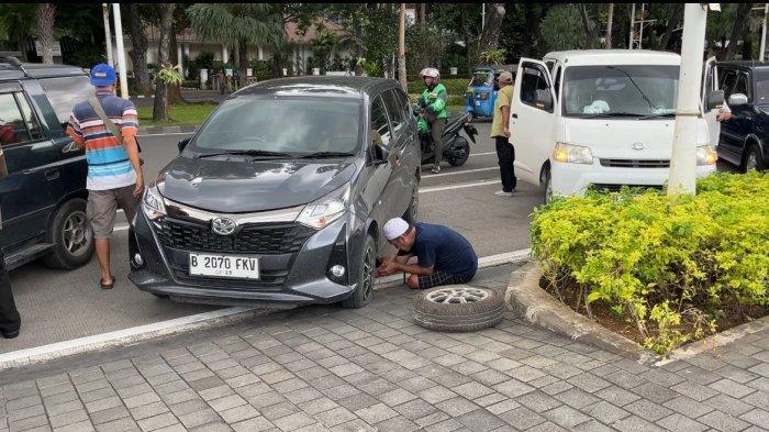 Kisah Pilu Wisatawan Jakarta Bayar Parkir Mobil Rp 30 Ribu, Ditinggal ...