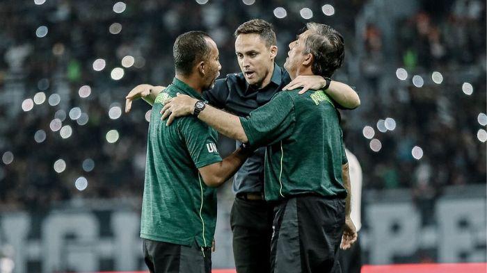 Gantikan Paul Munster, Sosok Legenda Persebaya Surabaya Catat ...