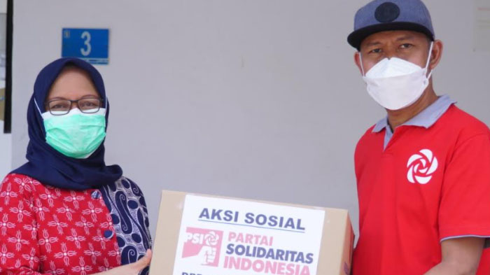 Partai Solidaritas Indonesia (PSI) Salurkan 1.000 APD untuk Tenaga ...