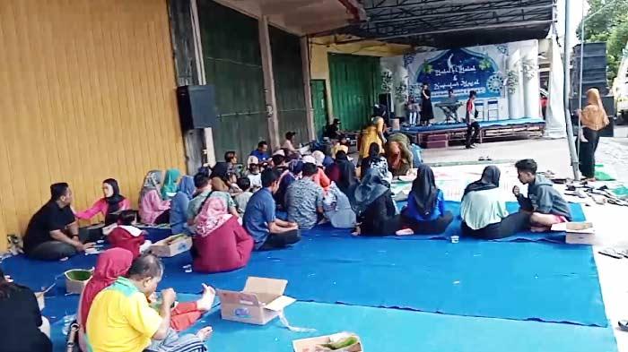 Riyoyo Kupat di Tulungagung, Anda Bebas Menikmati Ketupat Sayur Gratis ...