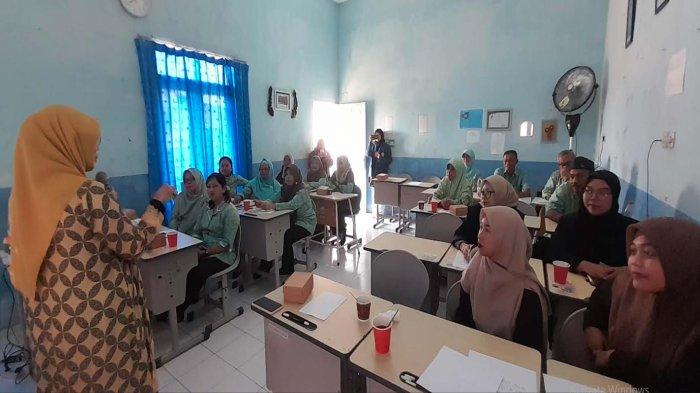 Guru SLB Putra Jaya Malang Diberi Motivasi Pengembangan Diri dan ...