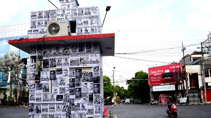 Pos Polisi Rajabali Tertutup Poster Tragedi Kanjuruhan - Suryamalang.com