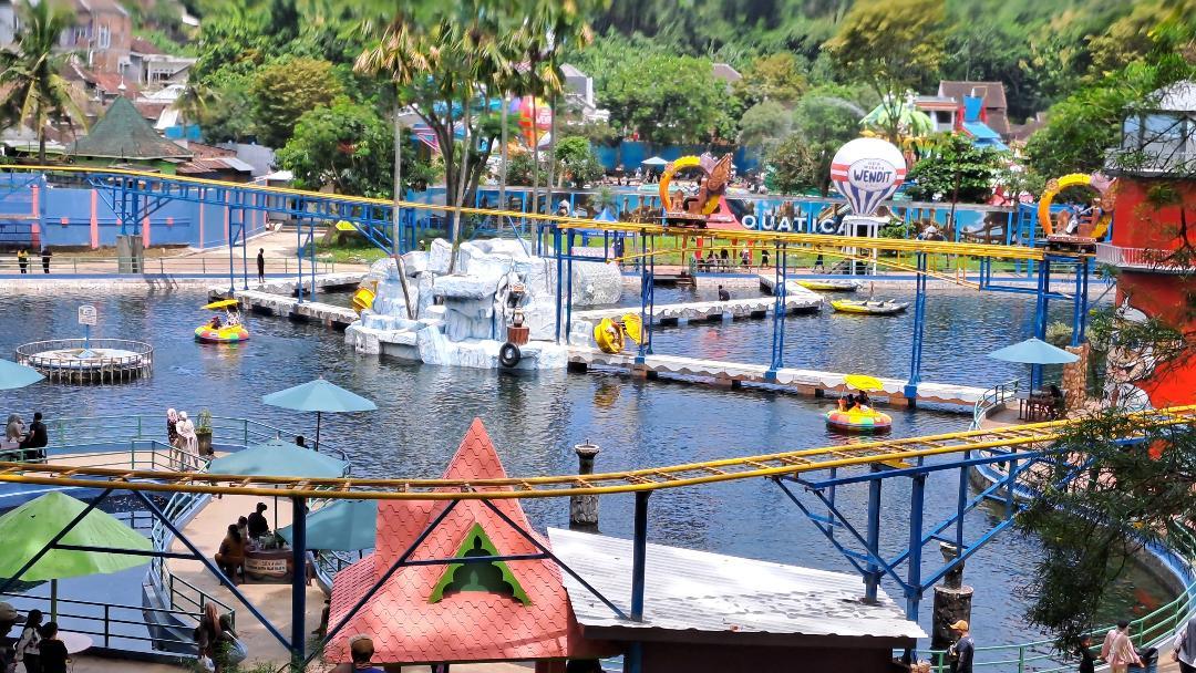 Harga Tiket Rp 40 Ribu, New Wisata Wendit Pakis Malang Dipadati ...