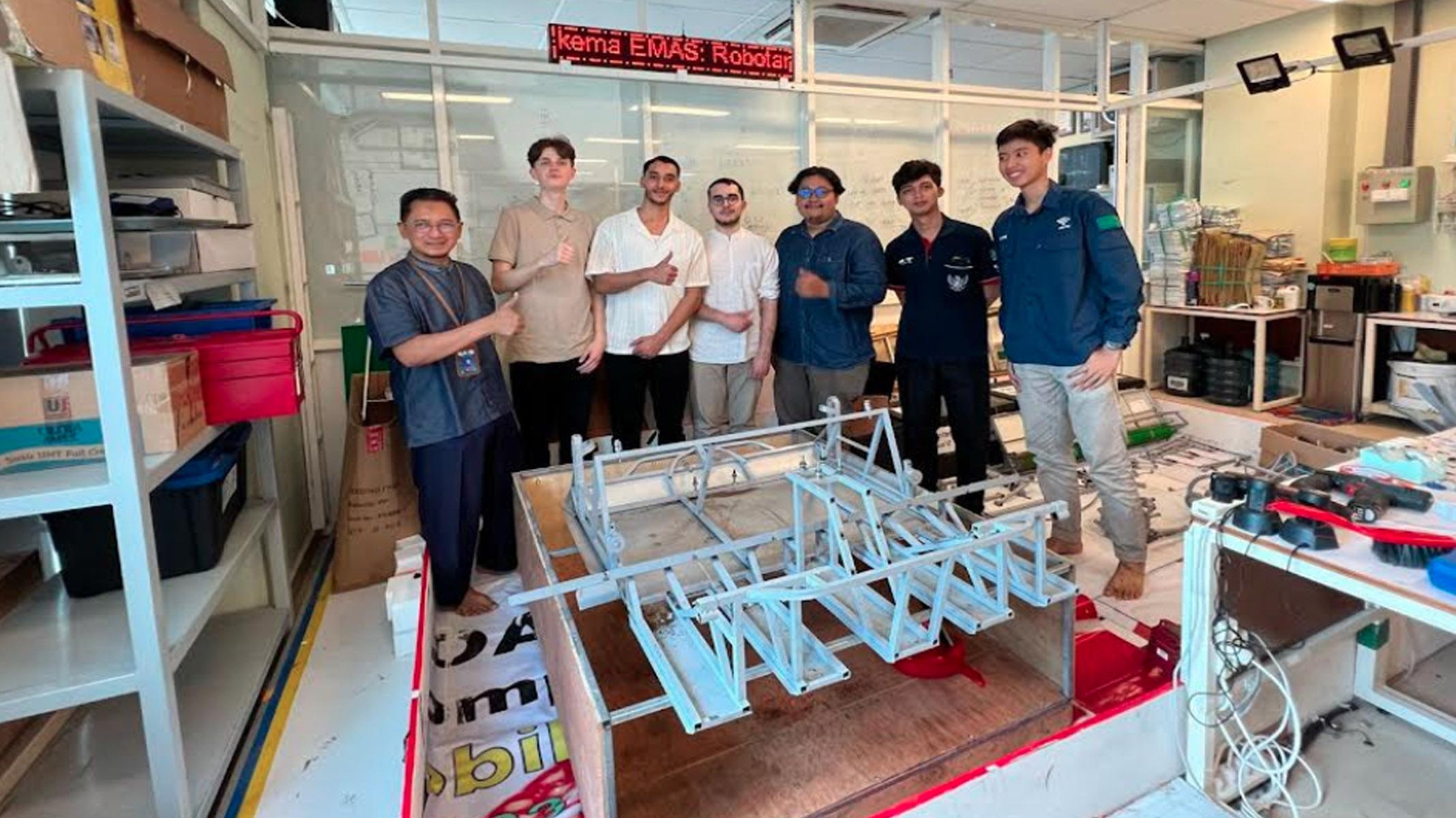 'Robot' Penanam Padi Robotani Planter Karya PENS, Pembuatan Libatkan ...