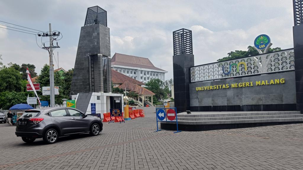 Universitas Negeri Malang Terapkan Parkir Berbayar, Begini Respons ...