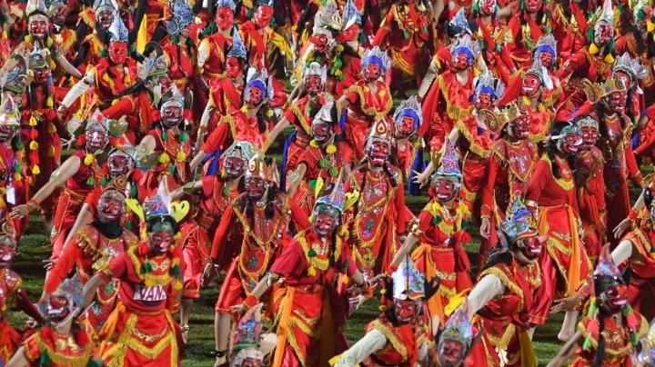 Mengintip Persiapan Para Penari Topeng Bapang yang Tampil Menghibur di ...