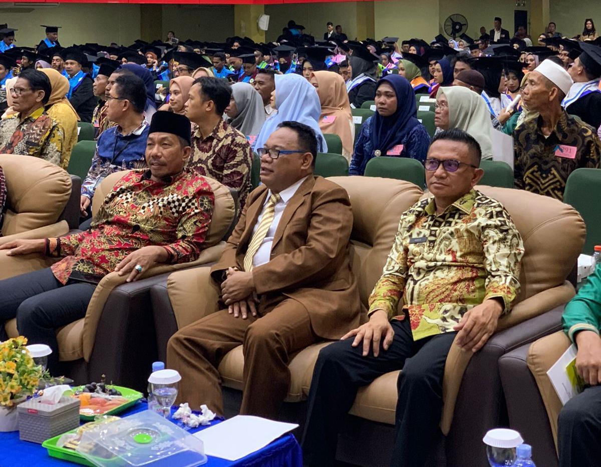 Hadiri Wisuda, Pj Bupati Muhammad Umar Ali Berharap UMMU Warnai Iklim Akademik di Maluku Utara ...
