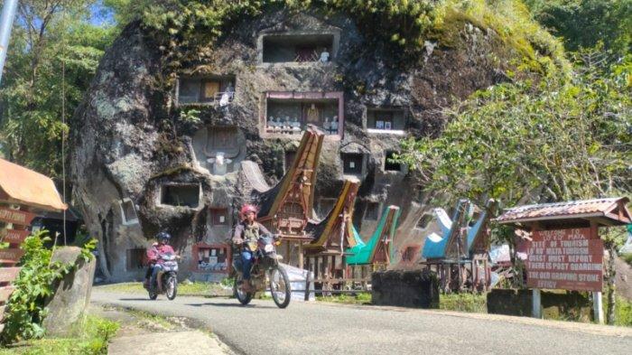 Lo'ko Mata, Kuburan Batu Besar Ikonik Toraja Ramai, Tiap Tahun Diadakan ...