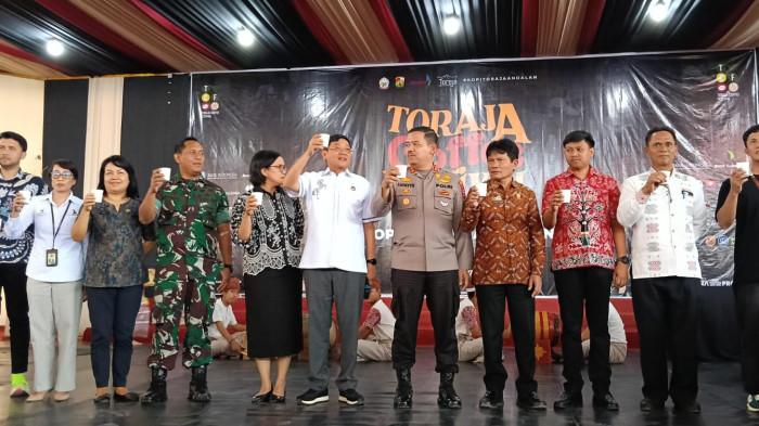 70 Stan Meriahkan Festival Kopi Toraja 2025 di Alun-alun Rantepao - Tribuntoraja.com