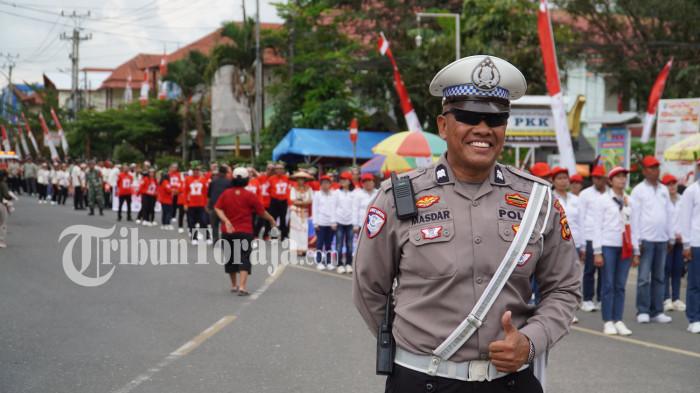 BERITA FOTO: Semarak Lomba Gerak Jalan HUT ke-80 RI di Makale Tana Toraja - Tribuntoraja.com