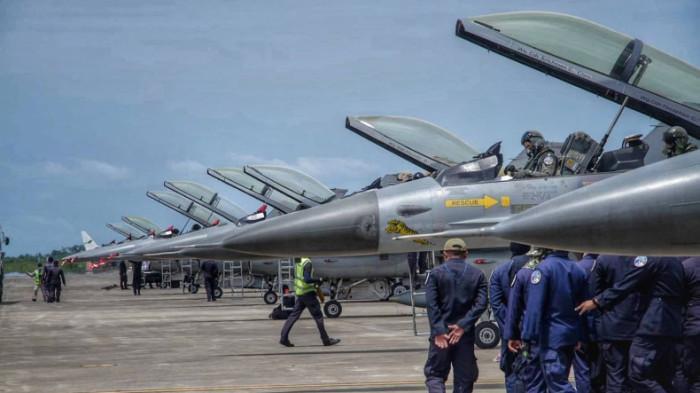 Kamboja Gunakan Roket, Thailand Kerahkan Jet Tempur F-16 - Tribuntoraja.com