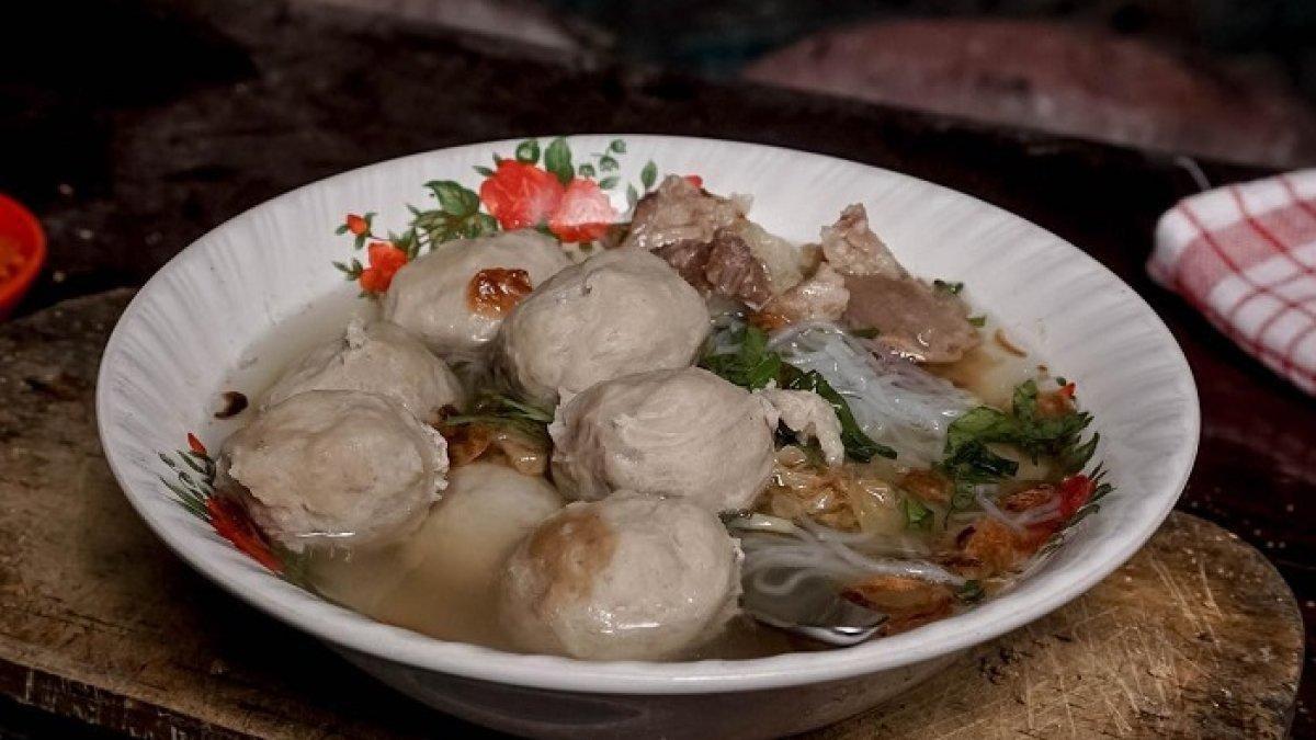 5 Tempat Makan Siang Enak Dekat Stasiun Pasar Turi Surabaya, Kare dan ...