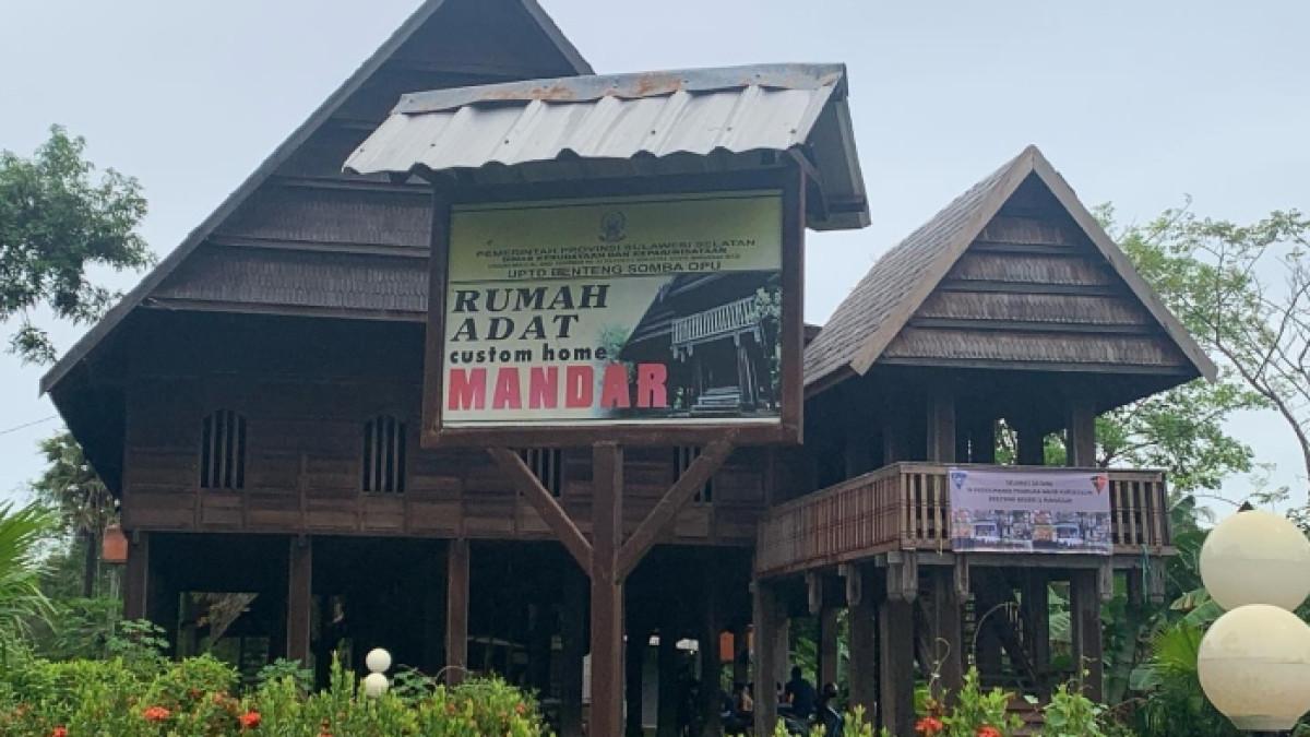 Daya Tarik, Keunikan & Sejarah Benteng Somba Opu di Gowa, Sulawesi ...