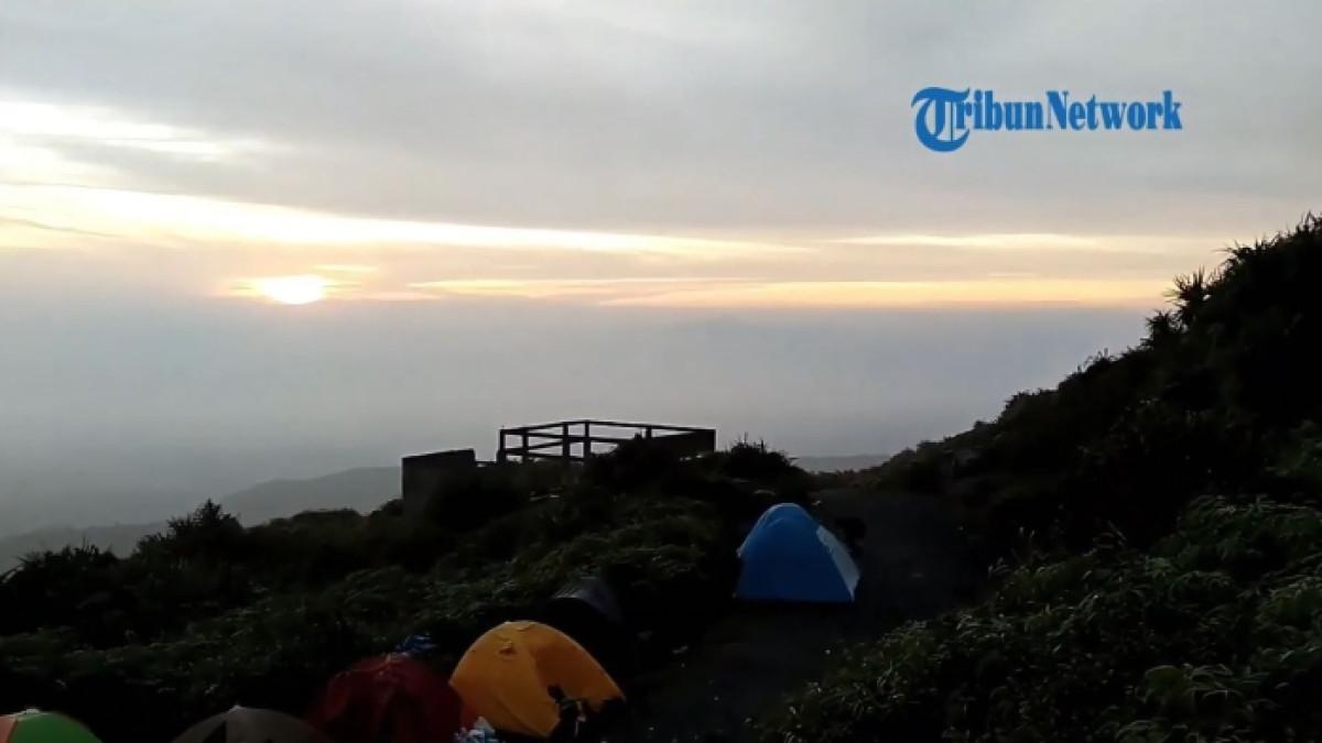 Itinerary Tektok Gunung Kaba Bengkulu 1 Hari Bujet Rp 100 Ribu - Tribun ...
