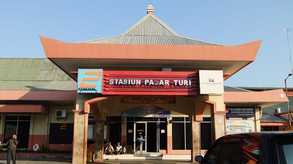 5 Tempat Makan Siang Enak Dekat Stasiun Pasar Turi Surabaya, Kare dan ...