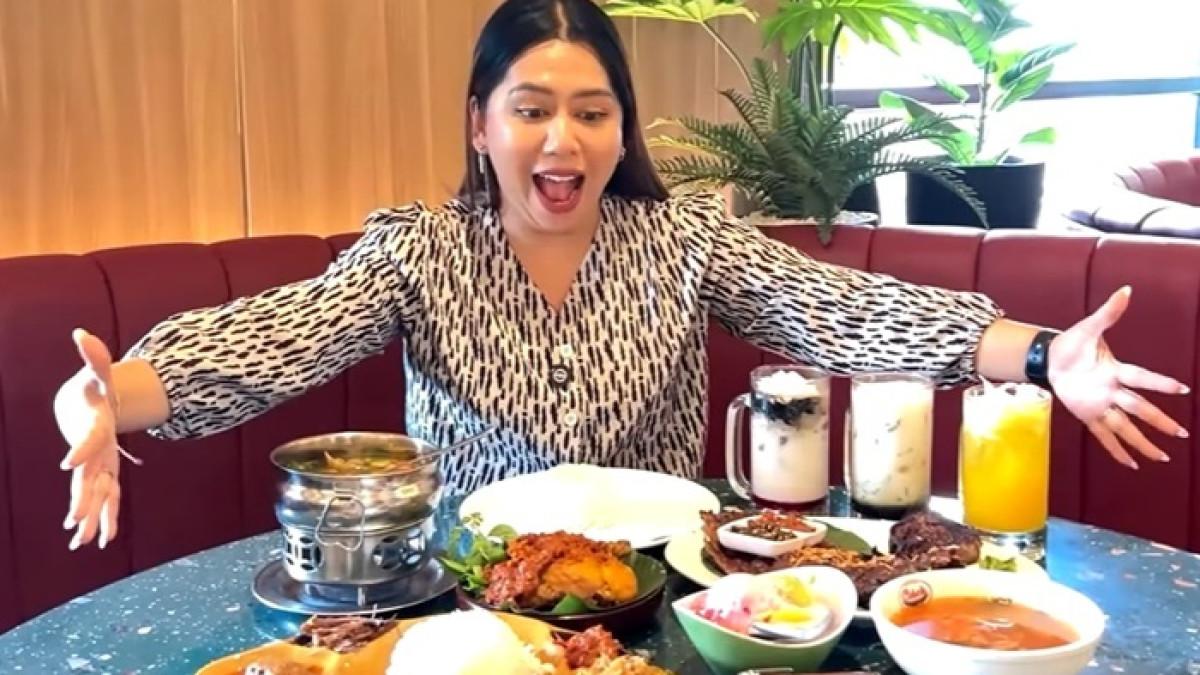 Itinerary Kulineran di Cobek Ayam Penyet Medan, Jajal Aneka Menu ...