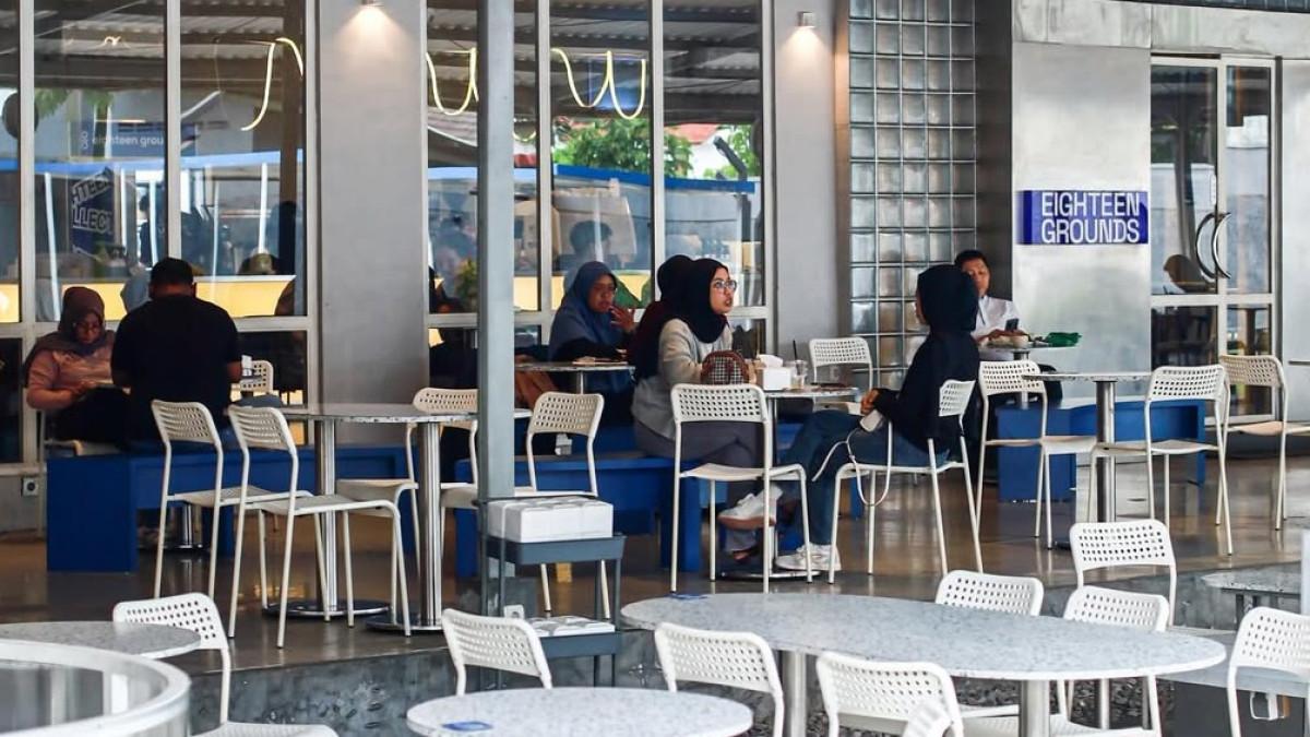 7 Kafe di Solo yang Ada Photobox, Cocok Buat Nongkrong & Foto Estetik ...