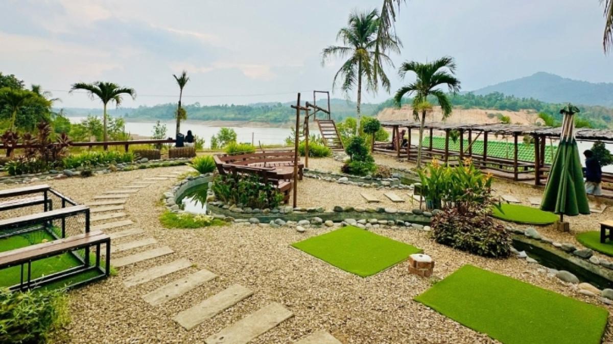 Harga Tiket Masuk Lanakila Lake: Spot Liburan Akhir Tahun Favorit di ...