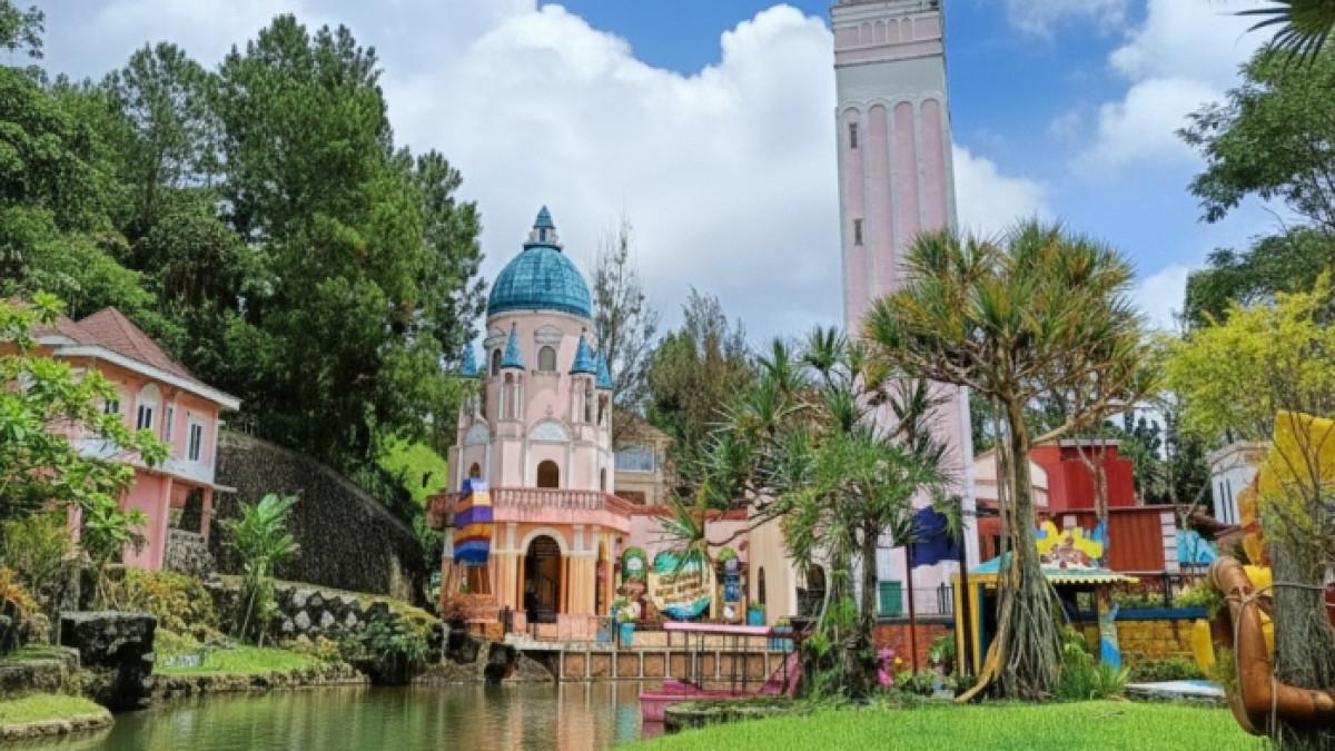 Harga Tiket Masuk Little Venice Puncak: Promo B1G1 Periode Nataru 2026 ...