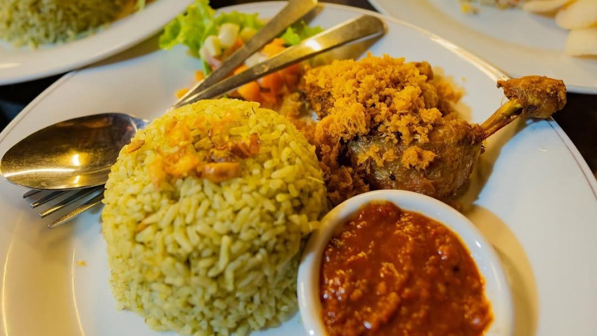 5 Tempat Makan Siang Dekat Candi Prambanan, Enak dan Strategis - Tribun ...