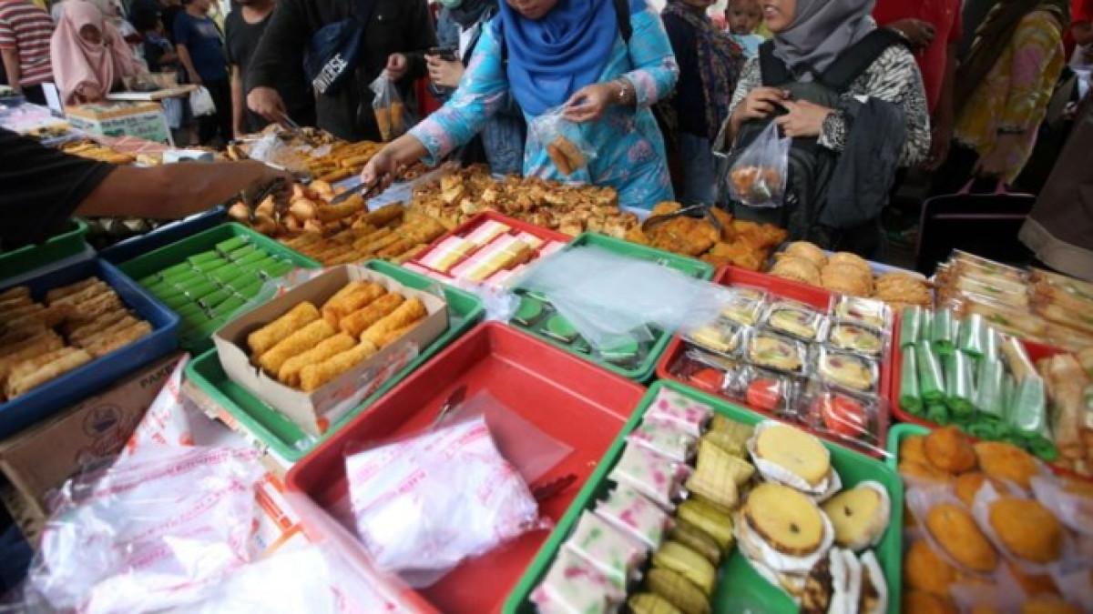 Itinerary Ngabuburit di Pasar Benhil Jakarta, Surga Takjil Lengkap dan ...
