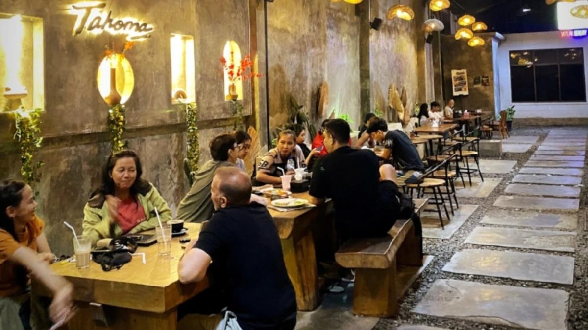 5 Kafe 24 Jam di Bali, Nyaman dan Enak Buat Nongkrong Sepulang Kerja ...