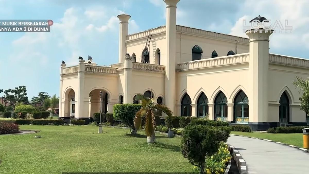 Itinerary Istana Siak Riau: Lihat Komet Langka & Bujet Berempat Rp 80 ...