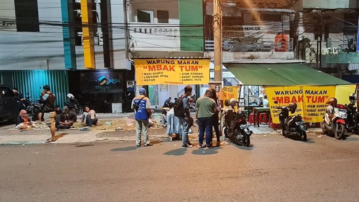 7 Tempat Makan Malam Legendaris di Semarang, Cobain Gudeg & Bakmi Djowo ...