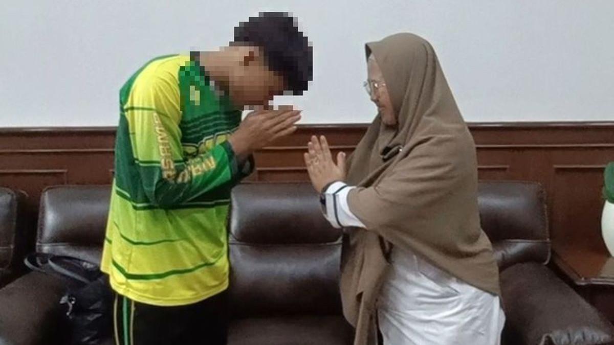 Pengakuan Haru Kepsek SMAN 1 Cimarga yang Tampar Murid Merokok: Demi Didikan, Ia Kehilangan ...