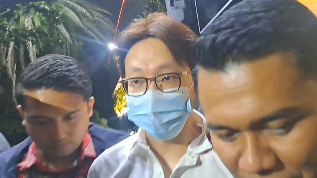 Tangis Syukur Doktif Usai Richard Lee Resmi Mendekam di Balik Jeruji ...
