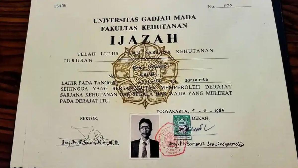 Sembunyikan 9 Data Ijazah Jokowi, KPU Kini Diwajibkan Buka Fakta: Kami ...