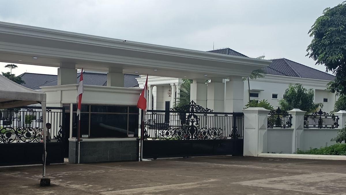 Rumah Bupati Bekasi Ade Kuswara, Komplek Pribadi 'Kerajaan Kecil ...