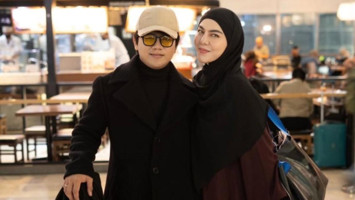 Pesulap Merah Akhirnya Pamer Foto Berdua dengan Ratu Rizky Nabila ...