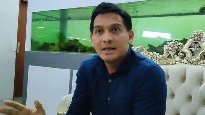 Viral Massa Aksi Lempar Ular ke Pendopo Indramayu, Sindir Kinerja ...