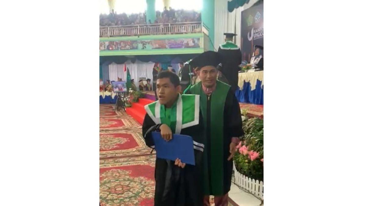 Sosok Dimas Dwi Putra, Keterbatasan Fisik Tak Jadi Kendala Lulus S2 ...