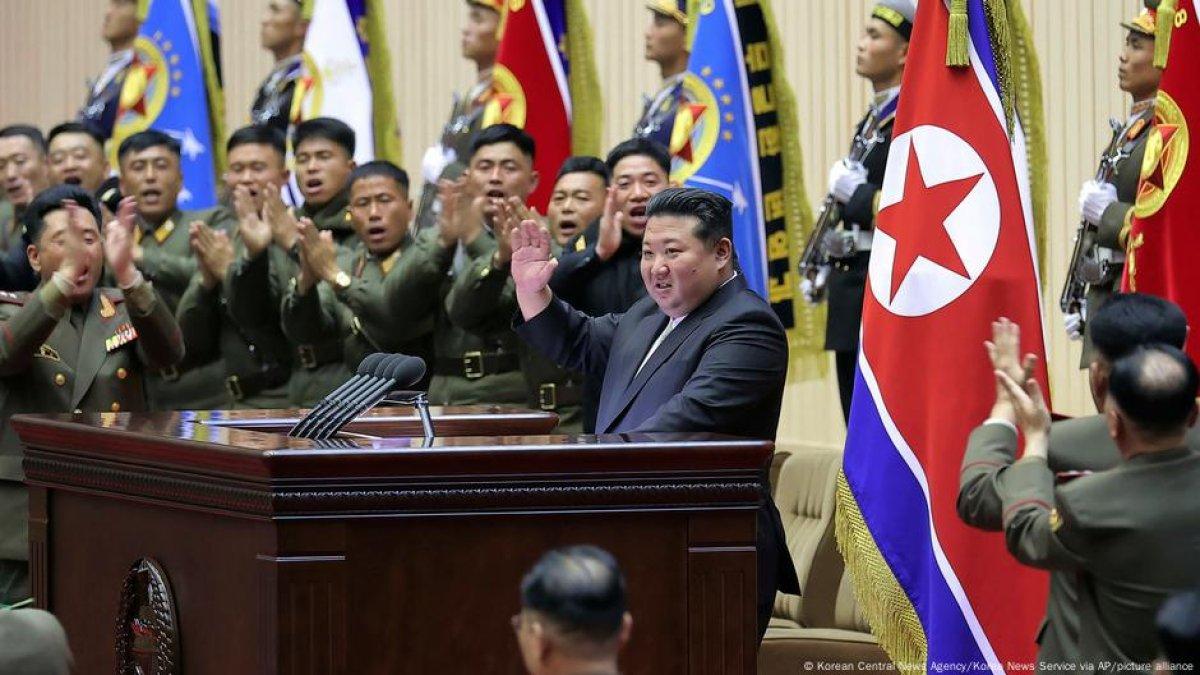 Kisruh Darurat Militer Korea Selatan, Mengapa Korea Utara Diam ...
