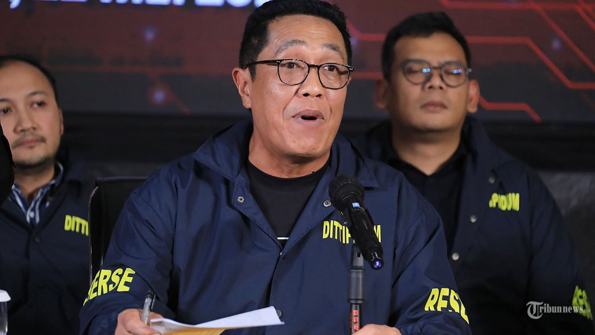 Rismon Sianipar Sebut Dirtipidum Bareskrim Brigjen Djuhandhani Ketakutan Tunjukkan Ijazah Jokowi ...