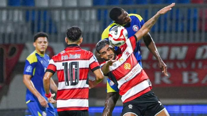 4 Gol dalam Derbi Jatim Madura United vs Arema FC, Klasemen Zona ...