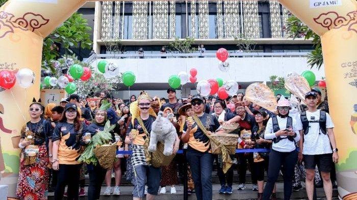 Cara Unik Perkenalkan Jamu Sebagai Warisan Budaya Lewat Fashion ...