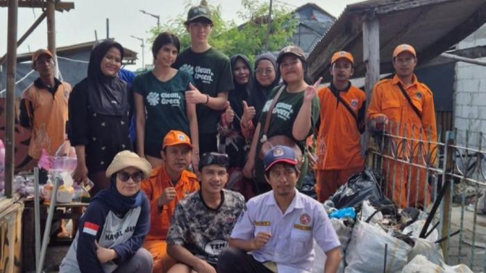 Warga Kampung Nelayan Kamal Muara Jakut Diberi Edukasi Pentingnya Jaga ...