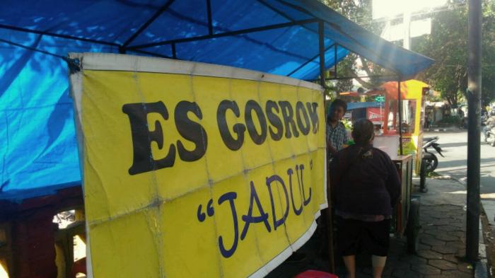 Es Gosrok 'Jadul' Ini Bisa Bikin Baper, Harganya Cuma Rp 3000 ...